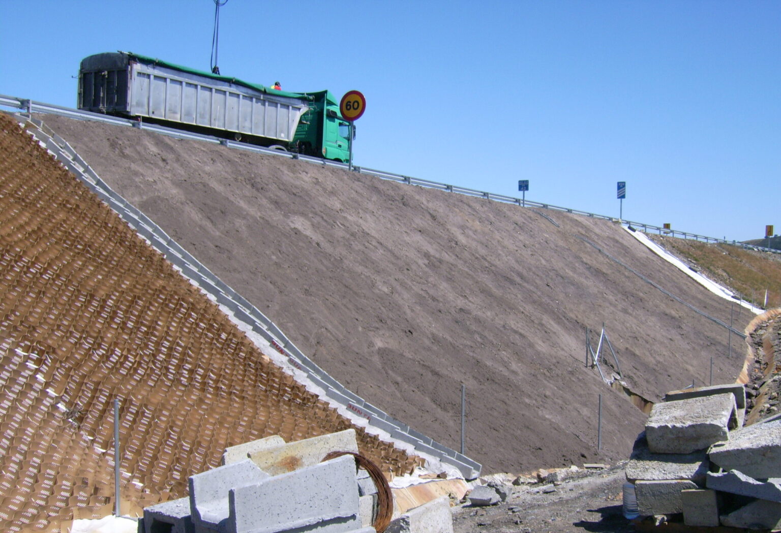 Retaining Walls & Reinforced Slopes - Geotexan